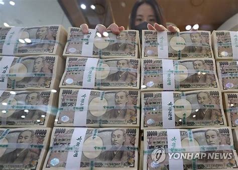 엔·달러 환율 7엔↓32년 만의 엔약세에 日정부 시장개입한 듯