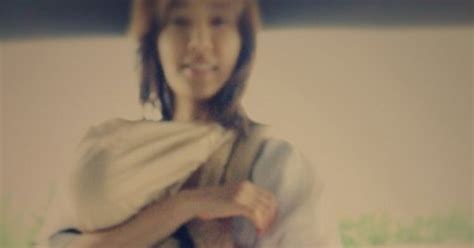 룩희 동생 리호 안고있는 엄마 손태영 사진 찍어최고로 이쁜 우리 루키