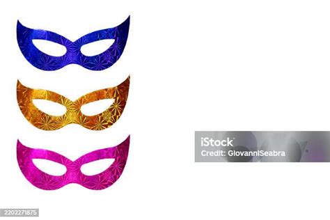 카니발 의상 마스크 화려한 색종이와 깃발 즐거운 브라질 파티 축하 흰색 배경에 텍스트 카니발 공간 카니발 Performing Arts Event에 대한 스톡 사진 및 기타