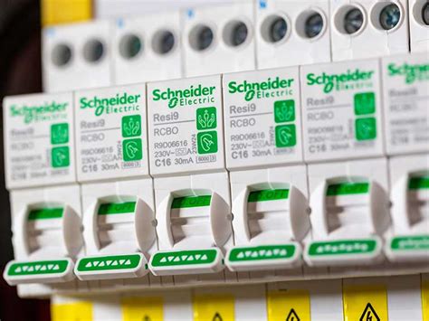 Resi9 Explore The Next Generation In Circuit Protection Pdl By Schneider Electric