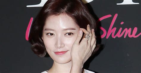 포토엔 임주은 매혹적인 눈빛과 마네킹 몸매