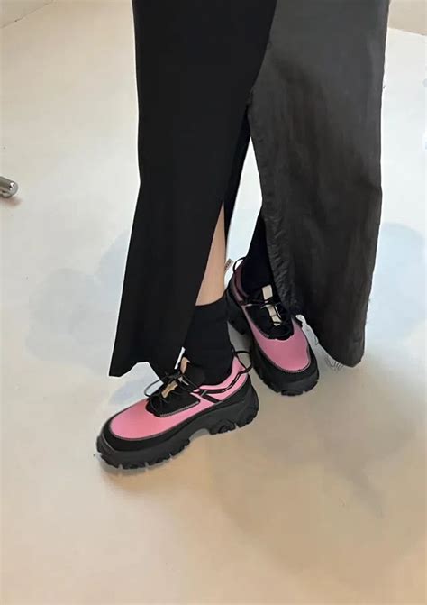 아웃도어 웨어룩 트렌디 트레킹 핑크 바비코어 스니커즈 운동화 2color