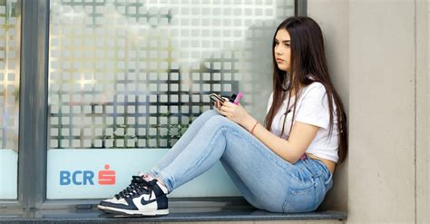 Як правильно підібрати ідеальні джинси які саме моделі джинсів підходять для кожного типу фігури