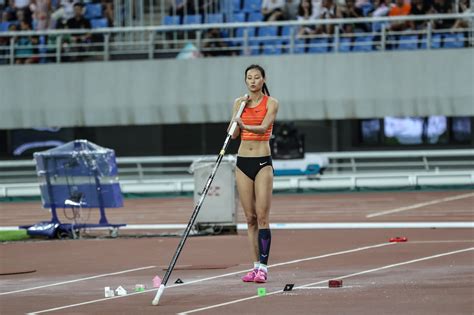 田径——世锦赛选拔赛：李玲女子撑杆跳高夺冠 搜狐大视野 搜狐新闻