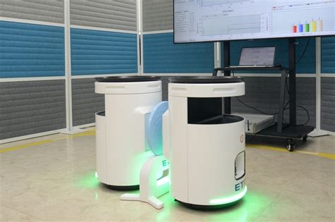 로봇 두대 양방향 무선충전 세계 최초 기술 개발