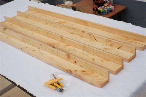 ชั้นวางยาทาเล็บติดผนัง ชั้นวางติดผนัง ชั้นวางอเนกประสงค์ 4 ชั้น Hmeehmeenailsalon Thaipick