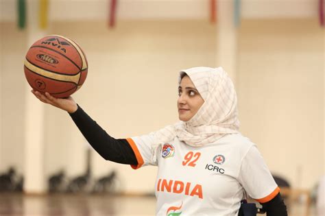 Meet Insha Bashir The First Wheelchair Basketball Player From Kashmir