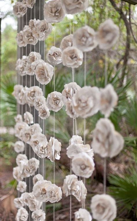 Шторы из бумаги | Garland wedding, Paper flowers, Wedding decorations