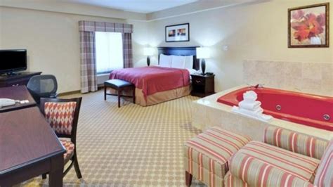 30 New Jersey Hotels With In Room Jacuzzi Or Hot Tub Suites Hot Tub