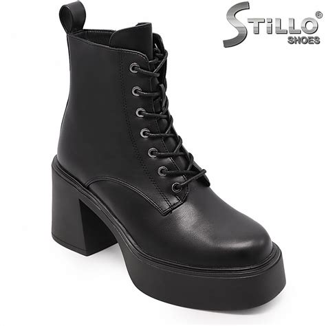 Дамски боти с дебел ток и платформа 43136