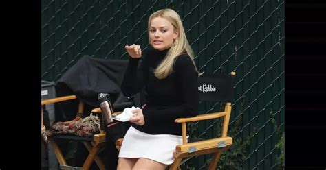 Марго Робби на съемках Однажды в Голливуде