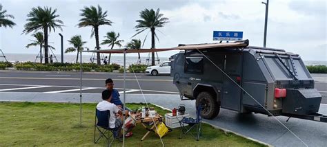 여행 트레일러 캠퍼 알루미늄 가벼운 무게 1400kg 오프로드 캠핑 트레일러 Rv 캐러반