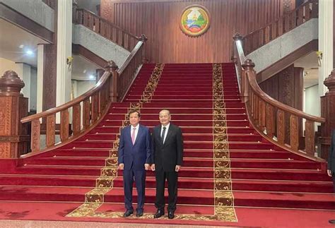 កម្ពុជា ឡាវ ជំរុញឲ្យមានការធ្វើដំណើរឆ្លងកាត់ព្រំដែនដើម្បីជំរុញកំណើនទេសចរទៅវិញទៅមក សុីសុីថាមស៍