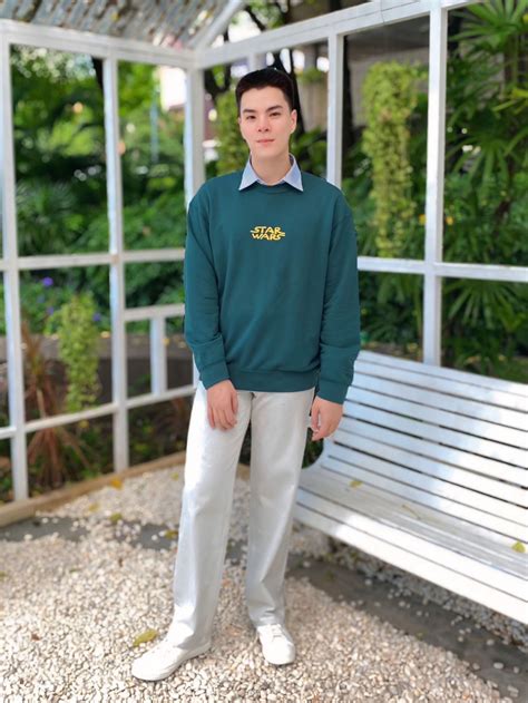 ดูไอเดียสไตล์การแต่งตัวสำหรับ「เสื้อเชิ้ต Broadcloth ทรงหลวม แขนยาว、ยีนส์ ทรงกว้าง ขาตรง」 Uniqlo Th