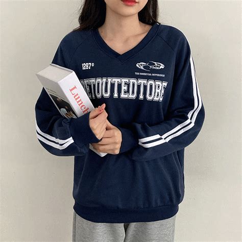 비토 오버핏 브이넥 레터링 기모 맨투맨 3color [빈티지 캐주얼룩 힙룩 나염 유니크 롱티 맨투맨 빅사이즈44 77]