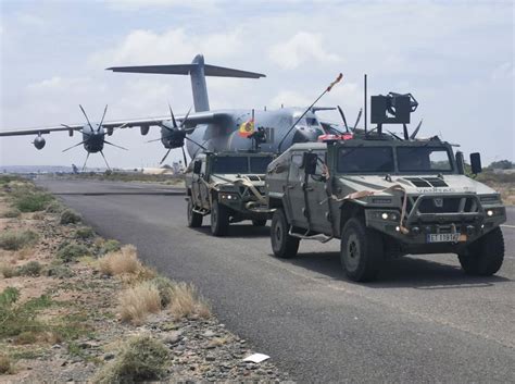 Amp Los Aviones Militares Con Los Españoles Y Otros Evacuados De