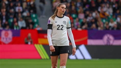 Jule Brands Freund Alle Infos über Den Beziehungsstaus Der