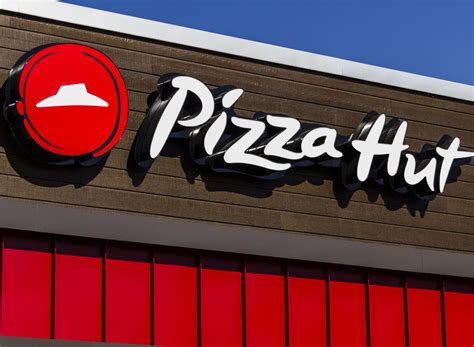 5 Fast Food Chains That Serve The Best New York Style Pizza