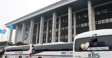 45년 전통 명화극장 폐지 흔들리는 성우들