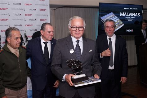 El Fotógrafo De La Rendición De Los Ingleses En Malvinas El 2 De Abril