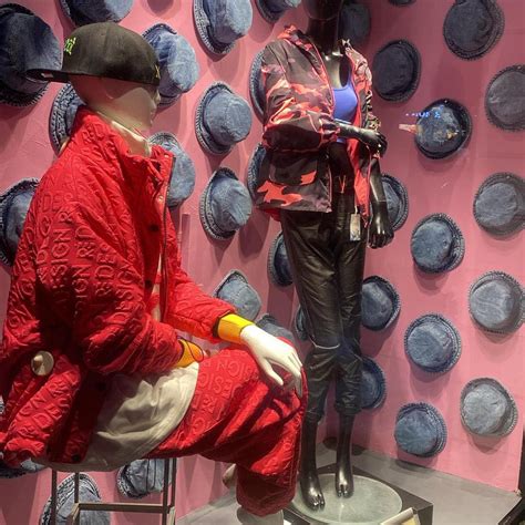 Otv Farsi سریال خاطره انگیز روزی روزگاری خلاصه داستان سریال روزی روزگاری داستان سریال روزی