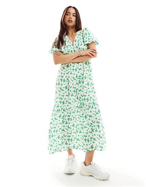 Vestido Midi Verde Y Blanco Amplio Con Cuello De Pico Y Estampado