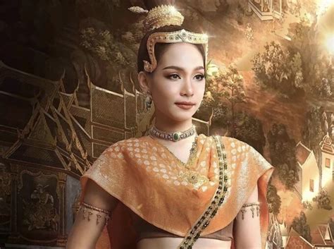 นางสงกรานต์ 2565 บิ๊นท์ สิรีธร ลีห์อร่ามวัฒน์ แต่งเป็น นางกิริณีเทวี