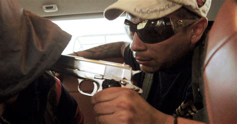 Review In ‘cartel Land Documentary Vigilantes Wage Drug Wars The