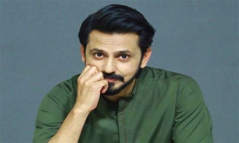 Bilal Qureshis Take On Actresses Wearing Revealing Outfits