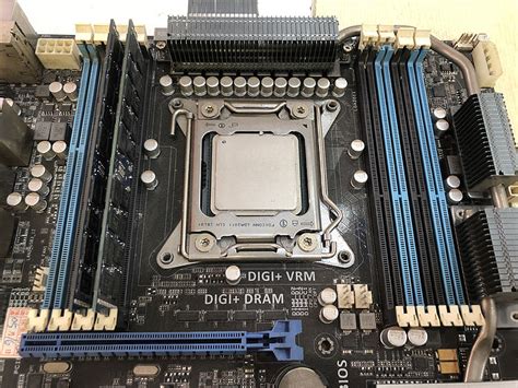 华硕主板怎么样 6个pci E 8个内存插槽 当年的主板有多豪！ 什么值得买