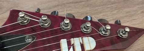 How To Change Electric Guitar Strings Apartment Recording