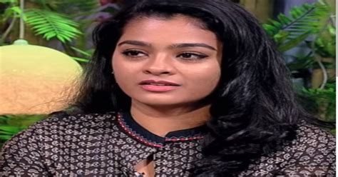 விக்ரம் பட நடிகையின் விவகாரமான பிகினி ஷூட் காயத்ரிமா நீ வேற லெவல்ம்மா Tamil Spark