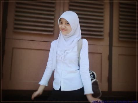 Cantik Sekali Jilbab Putih Cantik