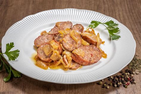 Наденица с лук Кулинарни Магазини ХИТ Русе