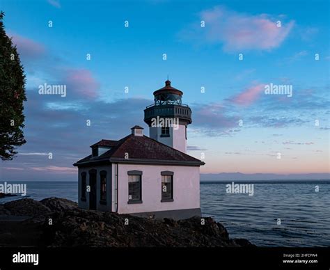 Wa21121 00washington Lime Kiln Lighthouse Located On The Shores Of