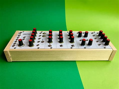 Sismo Synth ICE Red And White Reverb