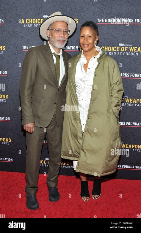 Leslie Parks Bailey R Et Un Invité Assistent à La Projection Du