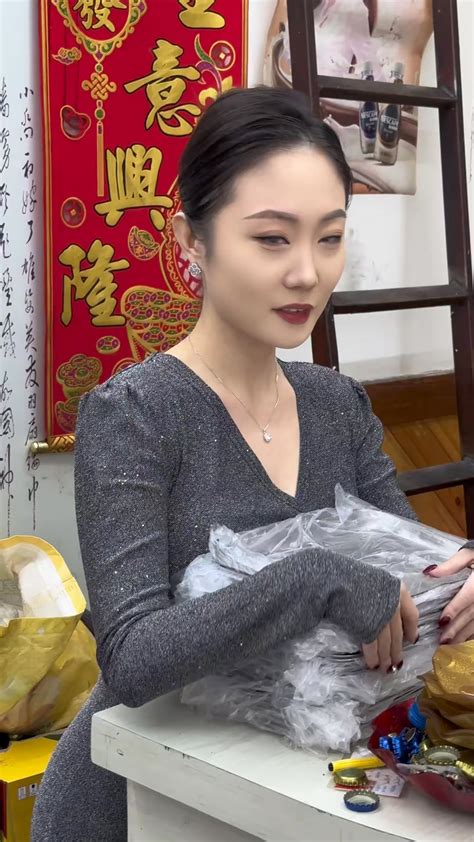 三十岁 才最有女人味呢 御姐 轻熟 女人味 东北女人 美女 老板娘 文静