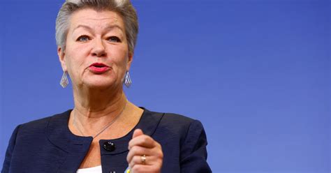 Защиту для украинцев в Европе продлили до 2024 года Еврокомиссия Новини Bigmir Net