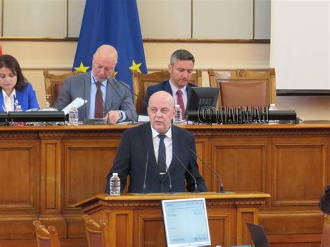 Изслушват шефовете на служби в НС