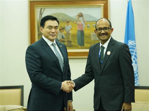 Уур амьсгалын өөрчлөлт ган зудын хүндрэлийн талаар Монгол Улсын хэрэгжүүлж байгаа бодлогыг НҮБ