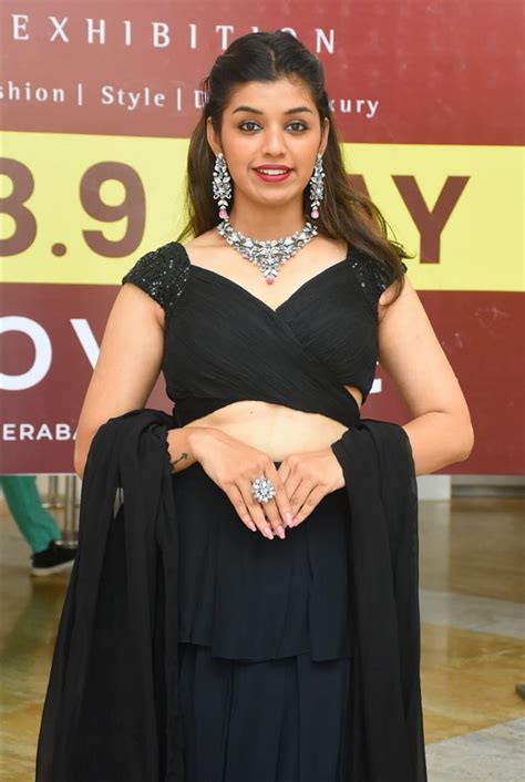 Models హైలైఫ్‌ ఎగ్జిబిషన్‌లో మోడల్స్‌ మెరుపులు Models At Hilife Exhibition