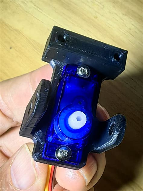 【花雕学编程】arduino动手做（242） 使用 Arduino 构建 3d 打印的六舵机仿生眼机器人 Makelog造物记