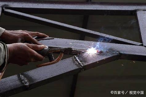 电弧焊是熔化焊吗 焊接和熔化焊接的区别 电熔焊和电弧焊哪个好 大山谷图库