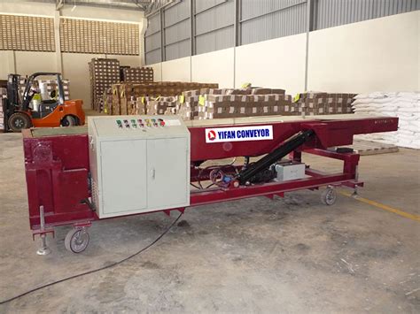 Automatic Truck Loading Conveyor Trailer And Container Unloading Roller Conveyor YiFan Conveyor