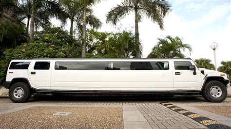 The Difference Between Limo Rentals Services And Taxi Services First