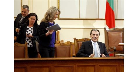 Орешарски отчита 3 разбити банди за мокри поръчки