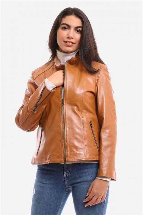 أفضل جاكيت جلد شتوي لعام 2023 القصير الملون يناسب السيدات الوطن