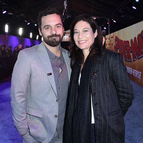 Jake Johnson Y Su Esposa Erin