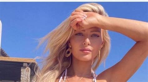 Bikini Girls 56 Pics